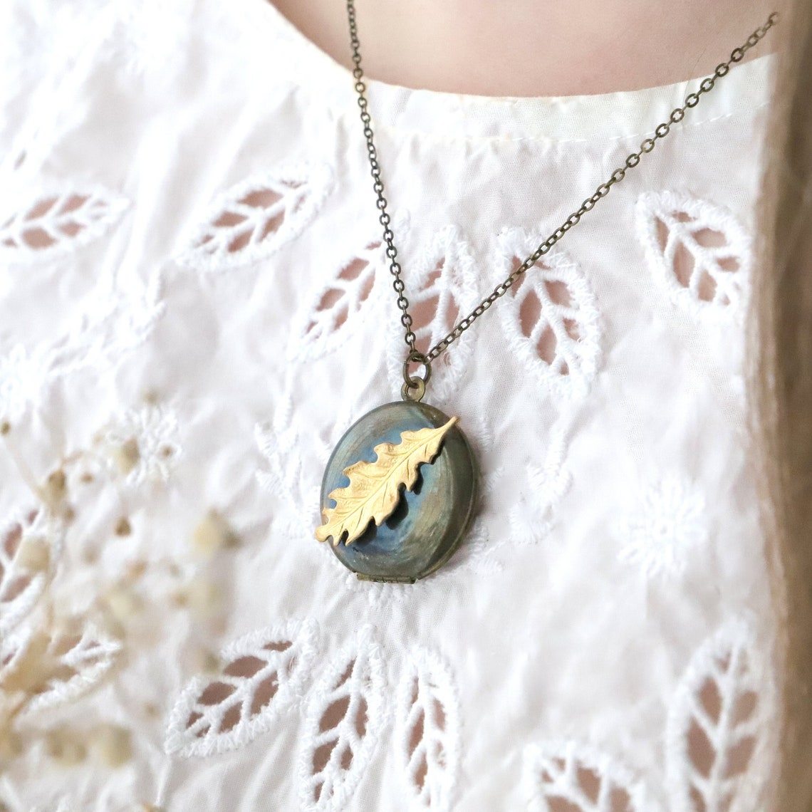 Vintage Brass Oak Leaf Locket: Autumn Photo Pendant Necklace - Etsy