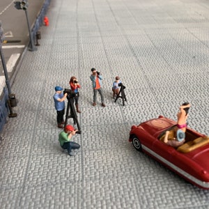 1-64 Diorama Big Photographers Set Cameraman Woman Photographer ...