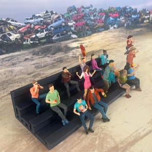 1-43 Scale Fan Figures Set – 16 Mini Spectators Supporters + 2 ...