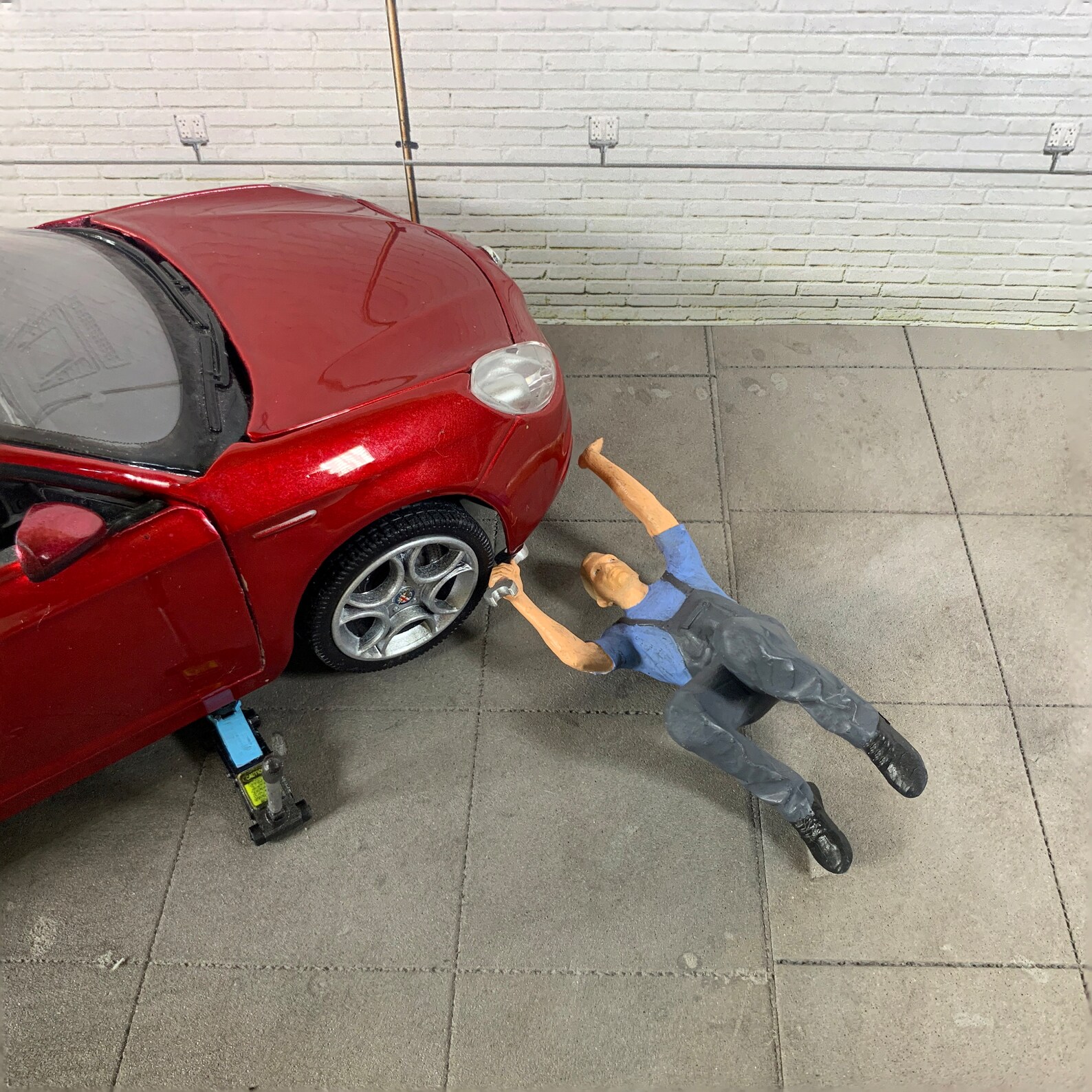 1-24 Scale Garage Mechanic Changing Wheel Figure Detailed People Figure ...