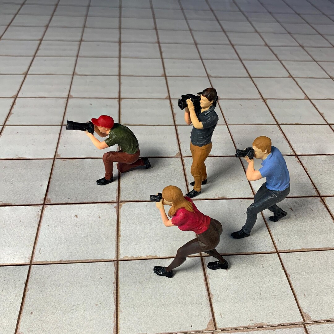 1-43 Diorama Big Photographers Set 2 Cameraman Woman Photographer ...