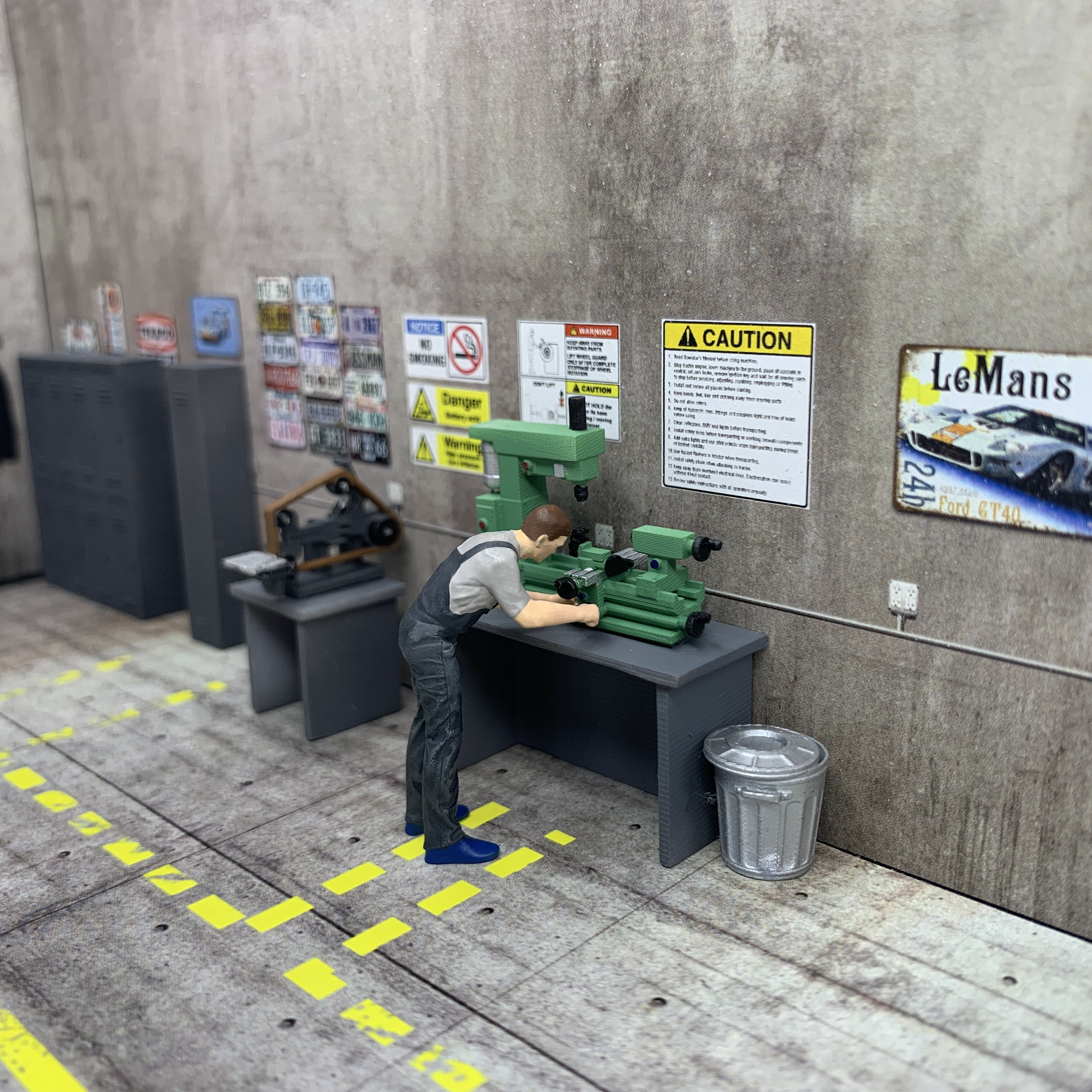 1/43 Garage Diorama Bench Lathe - Etsy