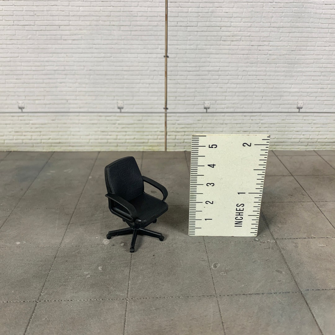 1-24 Garage Furniture Desk Chair - Detailed Model Furniture for G-scale ...