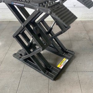 1-24 Diorama Scissor Car Elevator - Detailed Model Car Hoist for G ...
