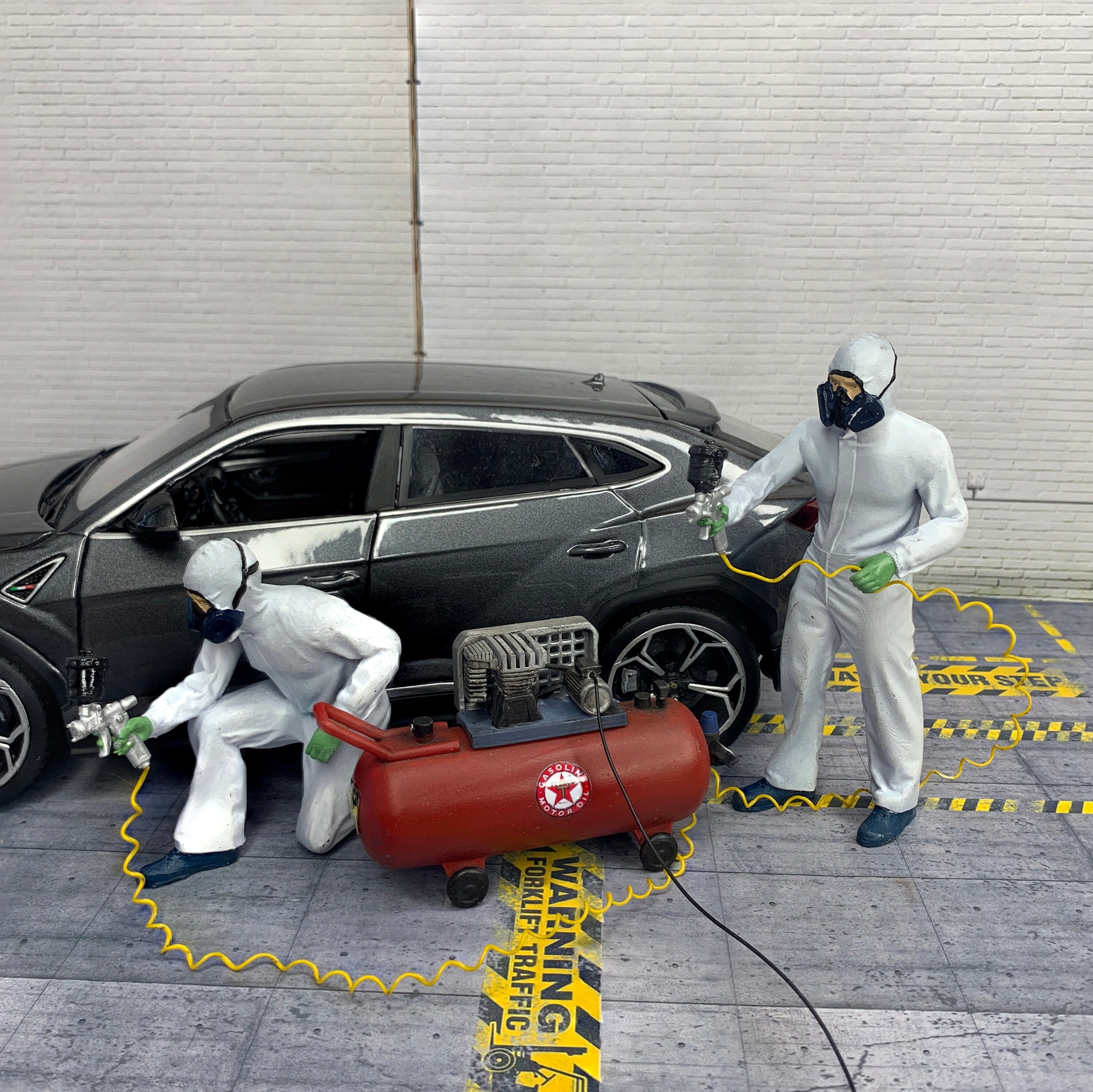 1:18 Scale Car Painters' Figures for Garage Diorama Car Set of 2 ...