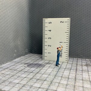 1/87 Garage Diorama Mechanics Change of Oil Figures for Herpa Brekina ...