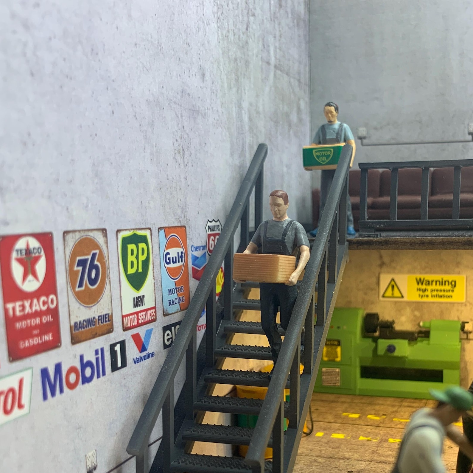 Full Master Mechanics Set: 1/43 Scale Garage Diorama Figures 9 Pcs ...