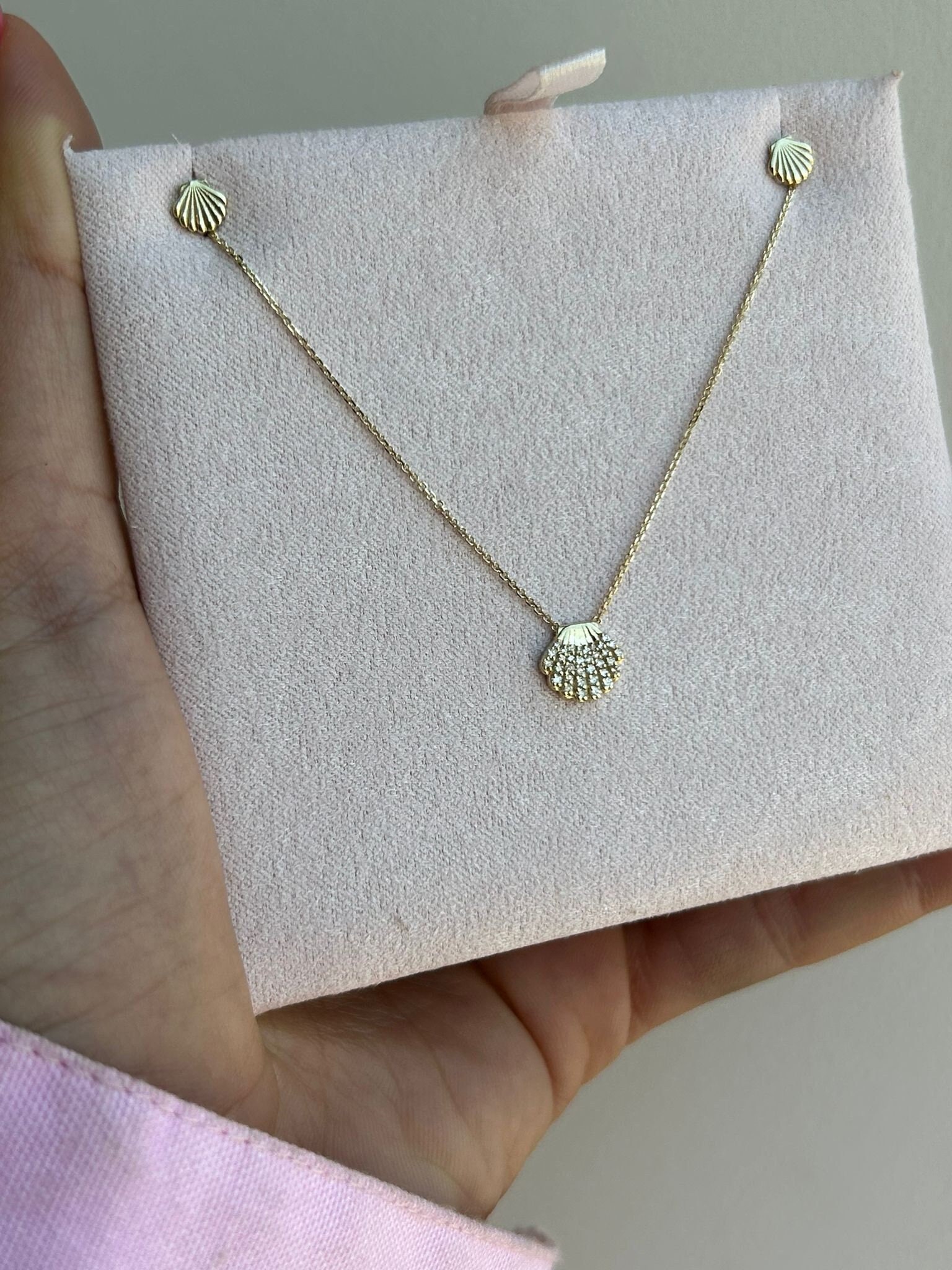 Elegant 14K Gold Sea Shell Diamond Necklace With Natural Diamonds ...
