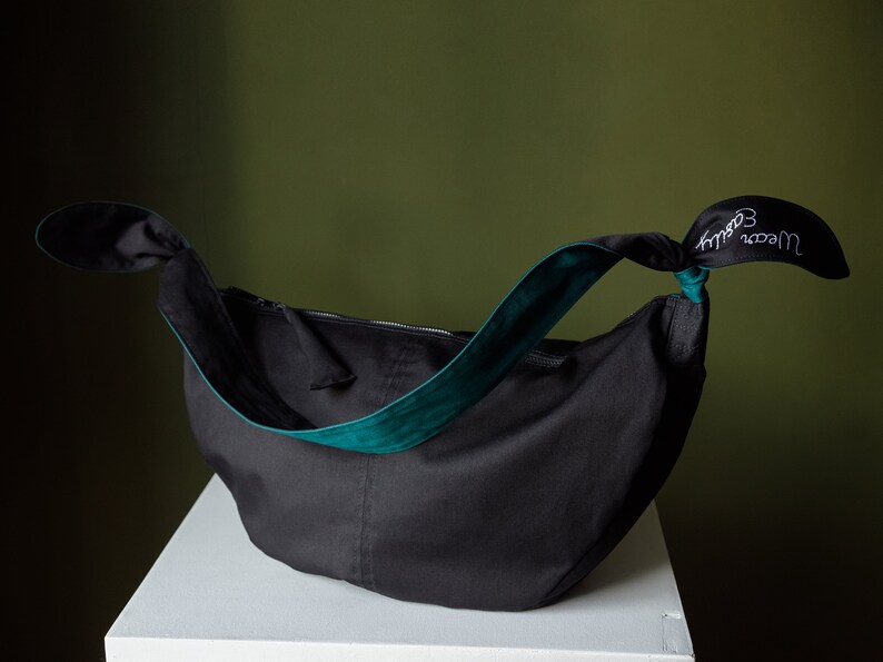 Hobo Bag With Green Cotton Lining, Two-color Body Strap, 2 Inner ...