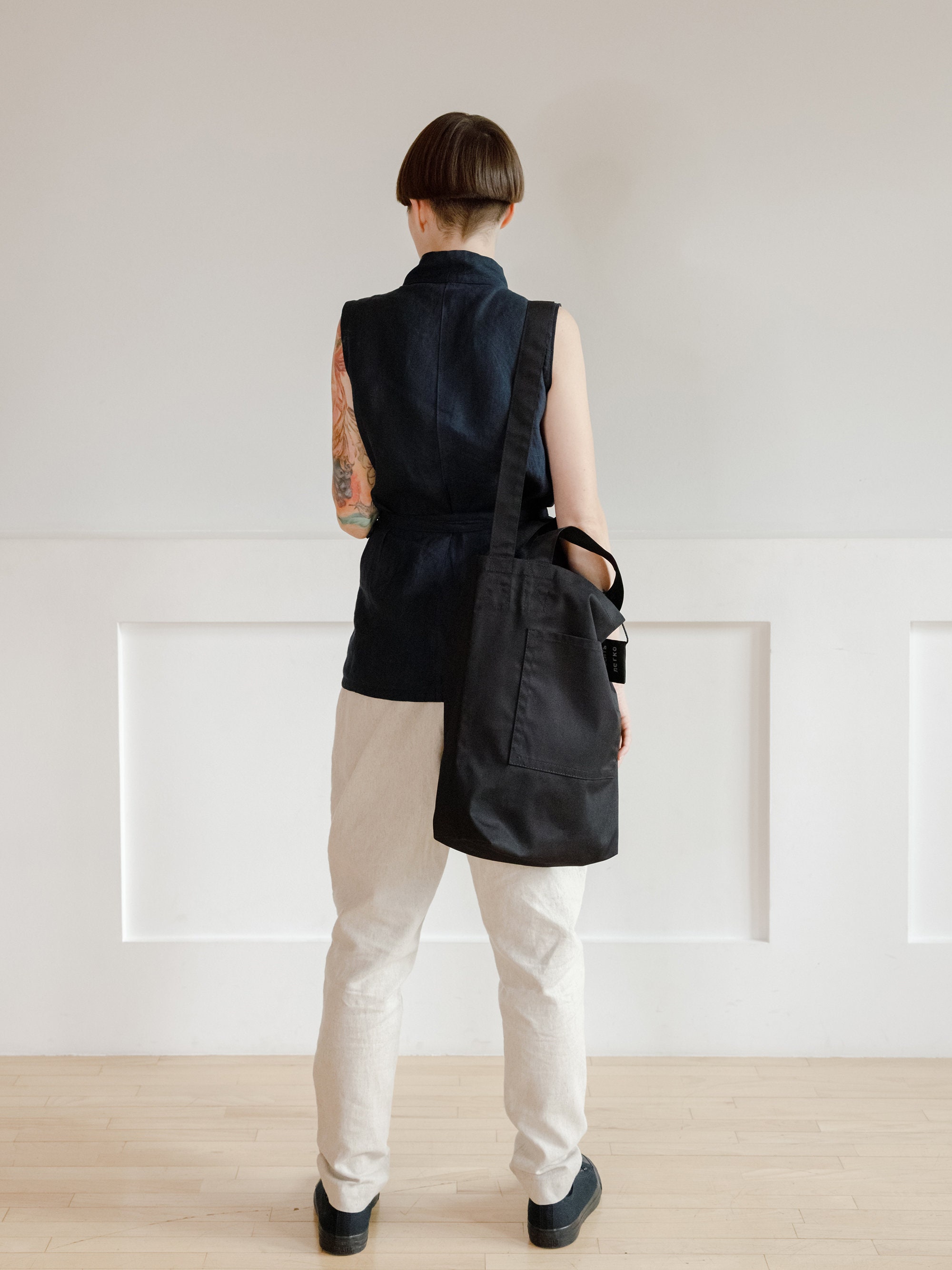 Waterproof Tote Bag With Pockets, Top Short Handles, Long Body Strap ...