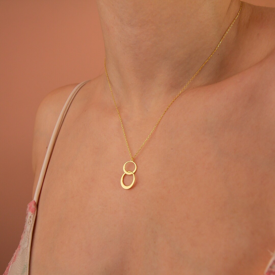 14K Gold Interlocking Circle Necklace, Minimalist Friendship Pendant ...
