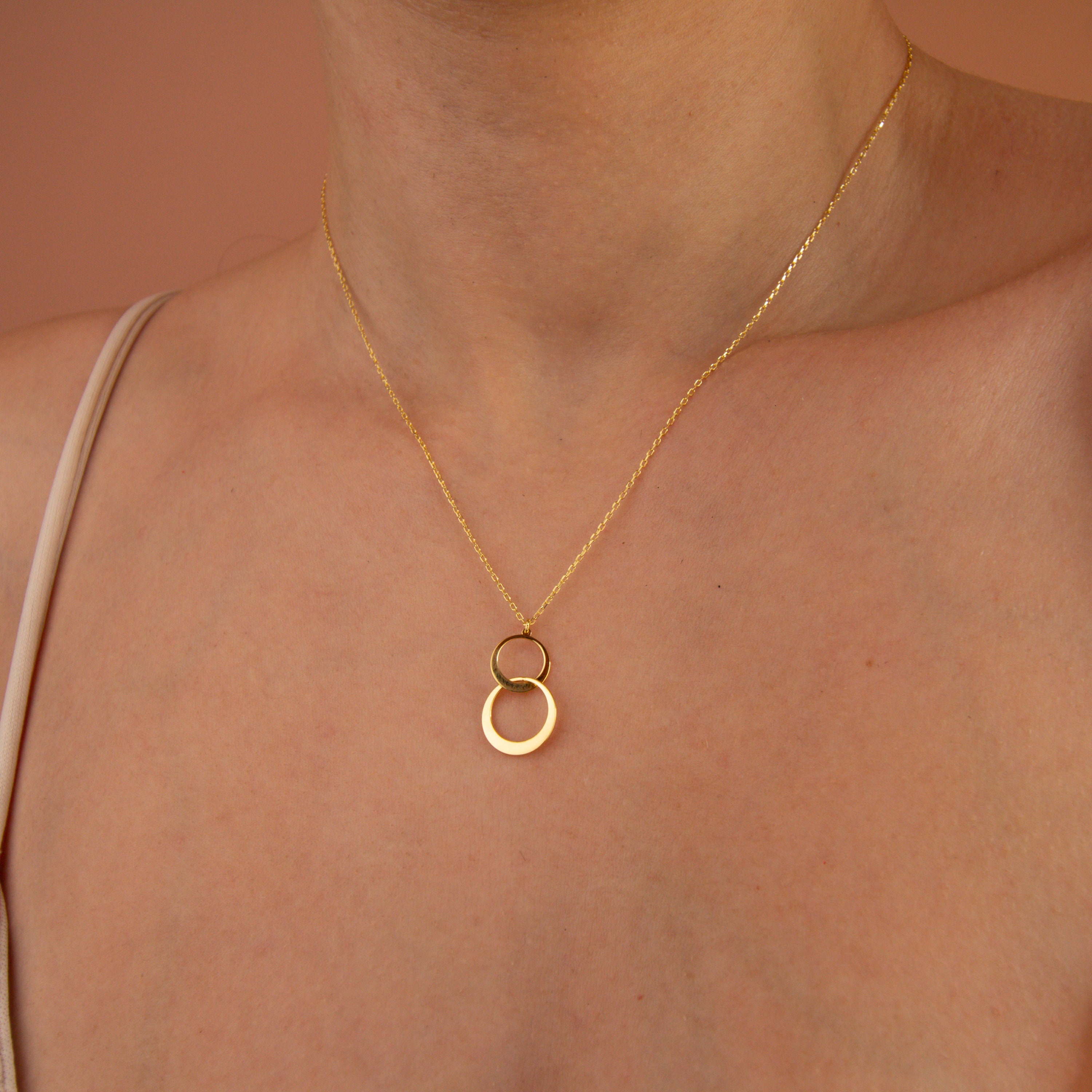 14K Gold Interlocking Circle Necklace Minimalist Friendship - Etsy