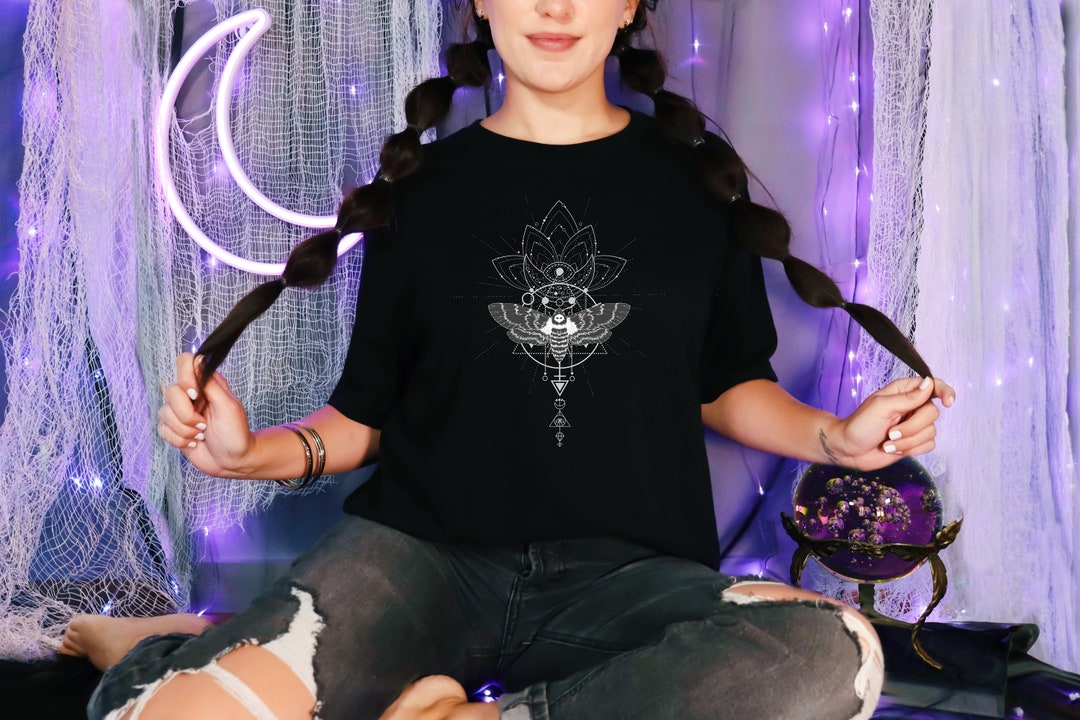 Sacre Coeur Shirt , Scatter Kindness Shirt, Sacred Heart Tee ...
