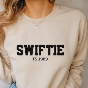 SWIFTIE Sweatshirt, Swiftie Crewneck Sweatshirt, SWIFTIE Fan Sweatshirt ...