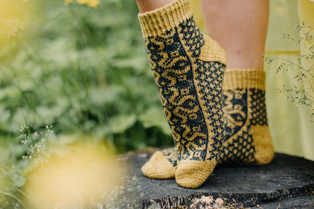 Dynamism Socks | Stranded Colorwork Toe up Socks Knitting Pattern ...