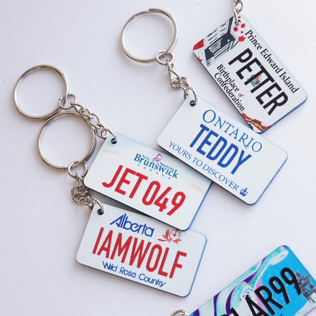 Custom Canadian License Plate Keychain - Personalized Plastic Keychain ...