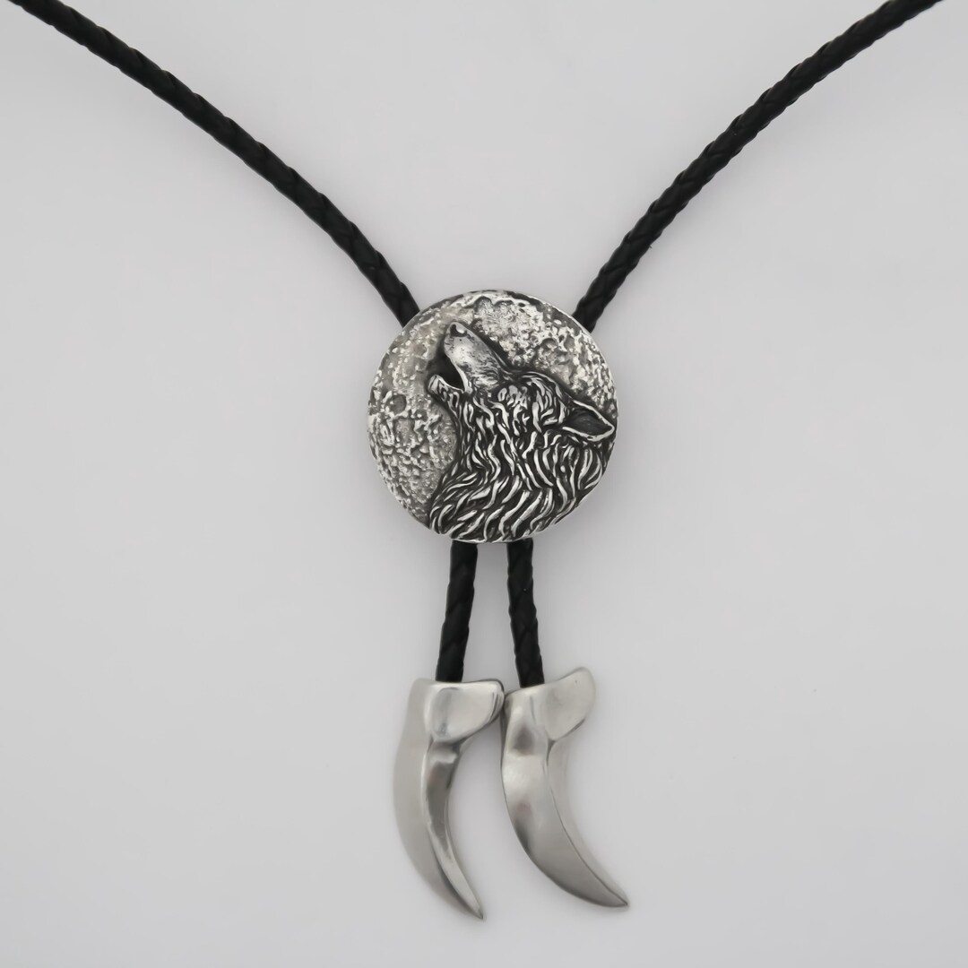 Western Bolo Tie Wolf Howling at Moon: Handmade Fine Pewter Wolf Claw ...