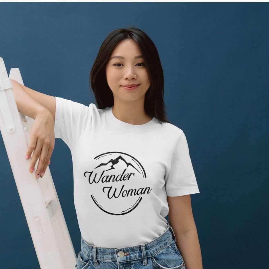 Plotterdatei Wander Woman Kranz digitaler download svg png jpg dxf clipart wandern Bergliebe ...