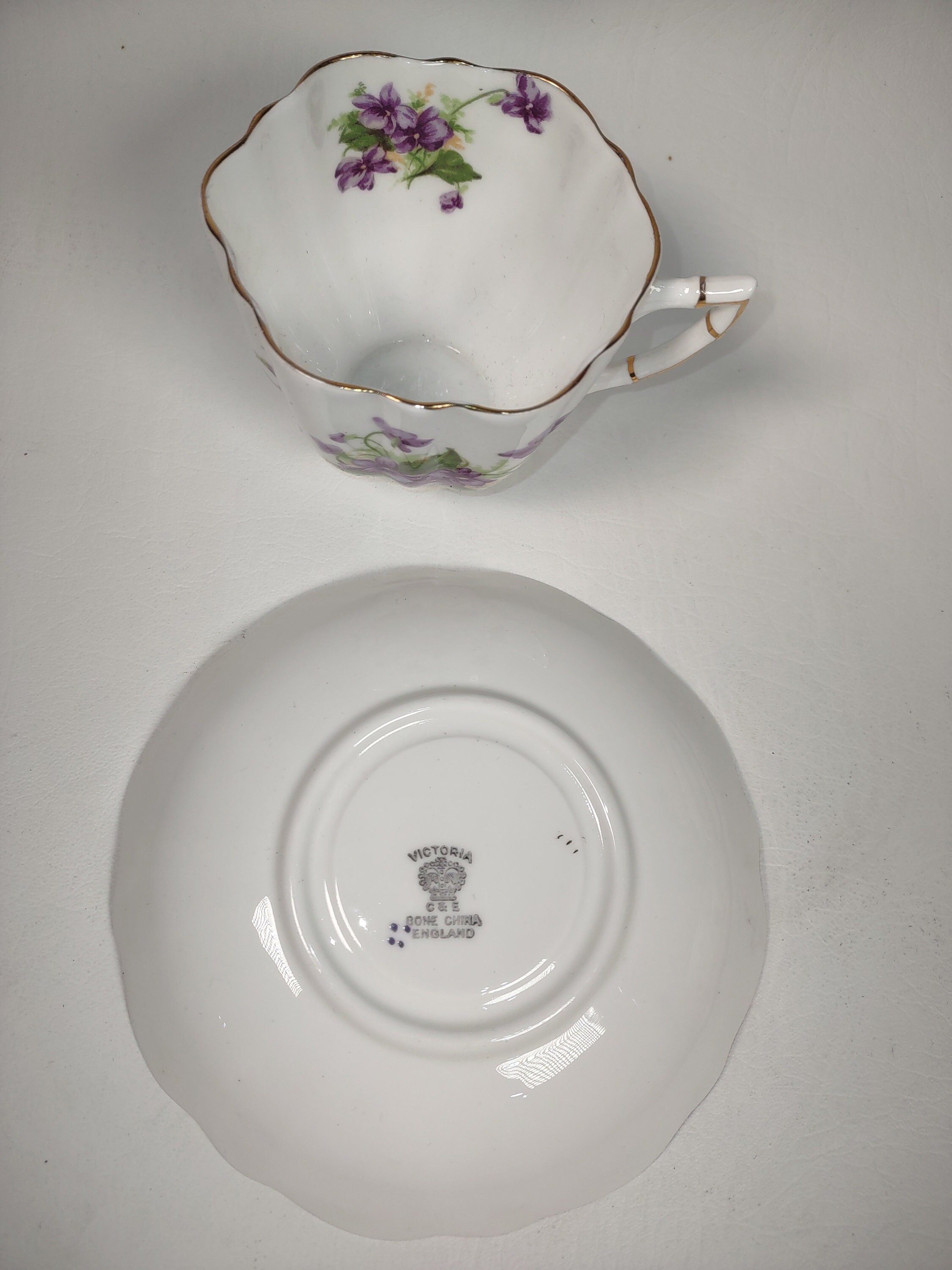Victoria Bone China English Teacup With Violets - Etsy