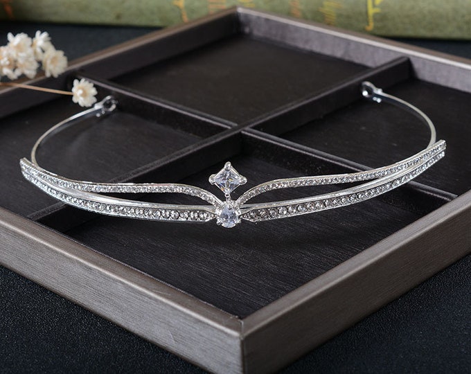 Minimalist Collection Tiara Tiara / Wedding Tiara / Bridal Tiara ...