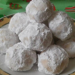 Walnut Russian Tea Cake Cookies, Wedding Cookies, Snowball Cookies ...