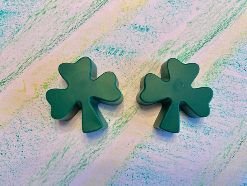 Shamrock Crayons: St. Patrick's Day Kids' Party Favors - Etsy