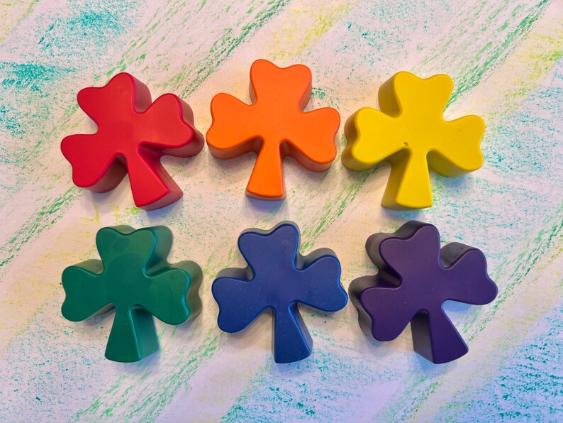 Shamrock Crayons: St. Patrick's Day Kids' Party Favors - Etsy