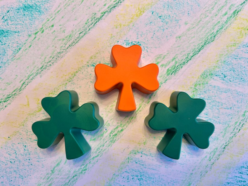 Shamrock Crayons: St. Patrick's Day Kids' Party Favors - Etsy