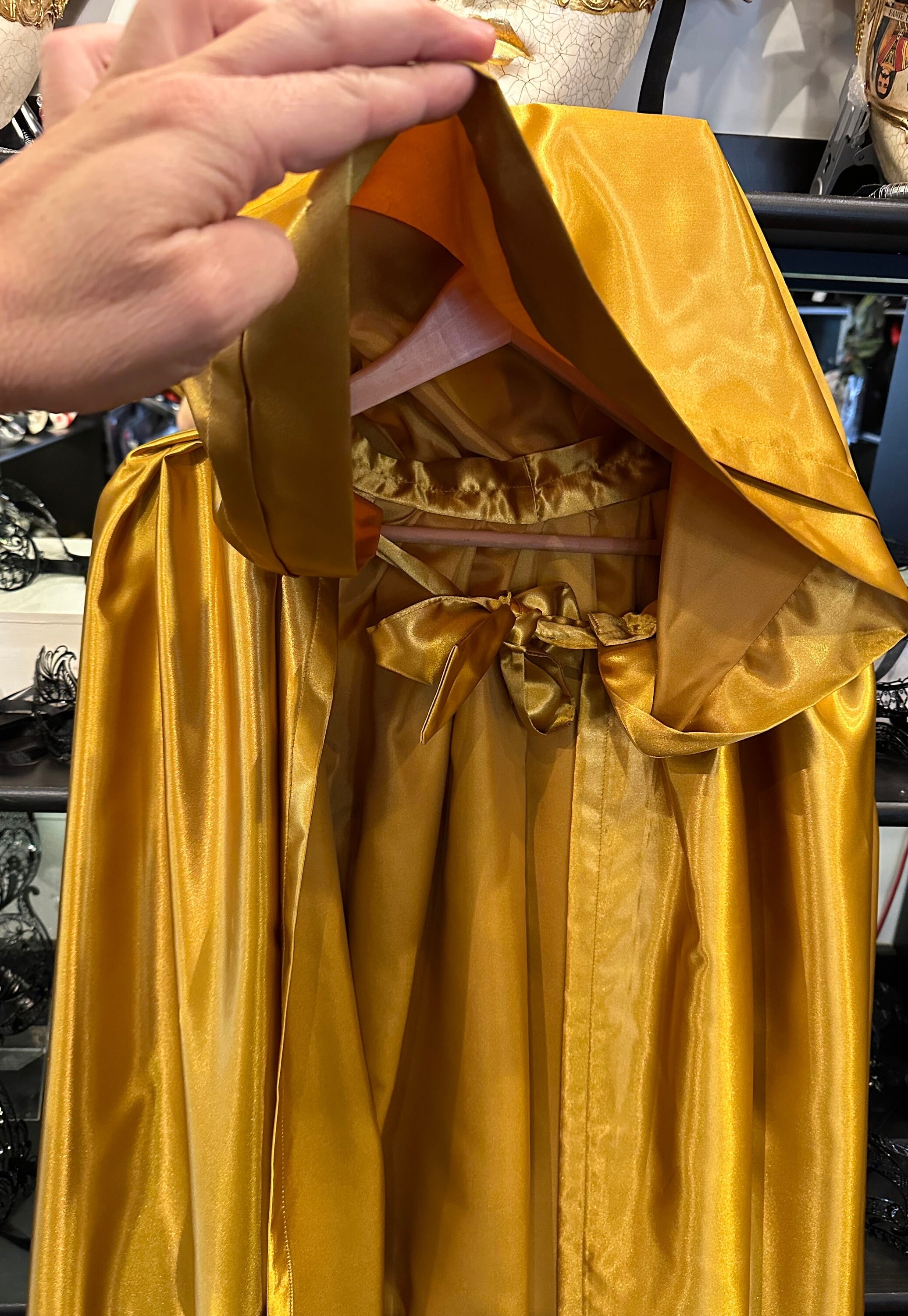 Golden Cape with a hood in gold satin. Eyes wide shut cape and ...