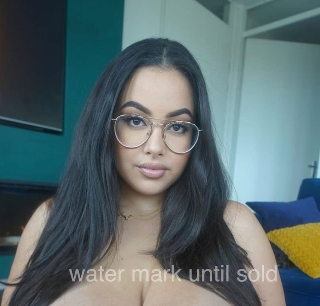 Big Tiddies Pin up Photo - Etsy Canada