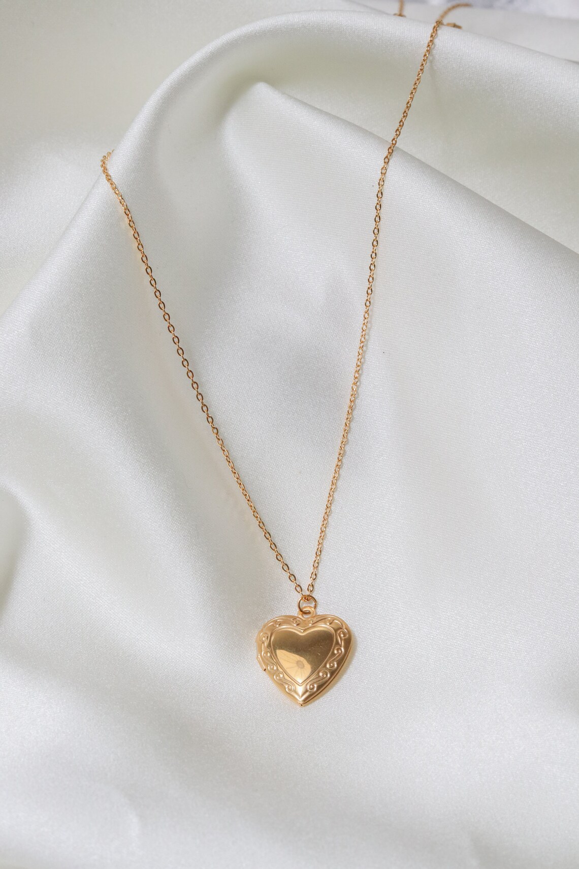 Heart Shaped Photo Locket 18K Gold Plated Picture Necklace - Etsy