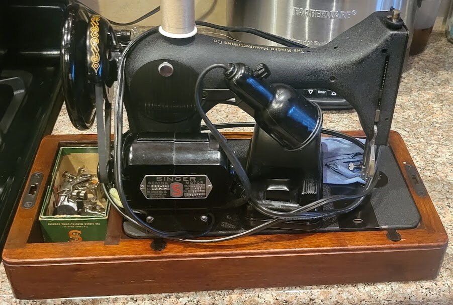 Vintage Singer 128 Sewing Machine - Etsy