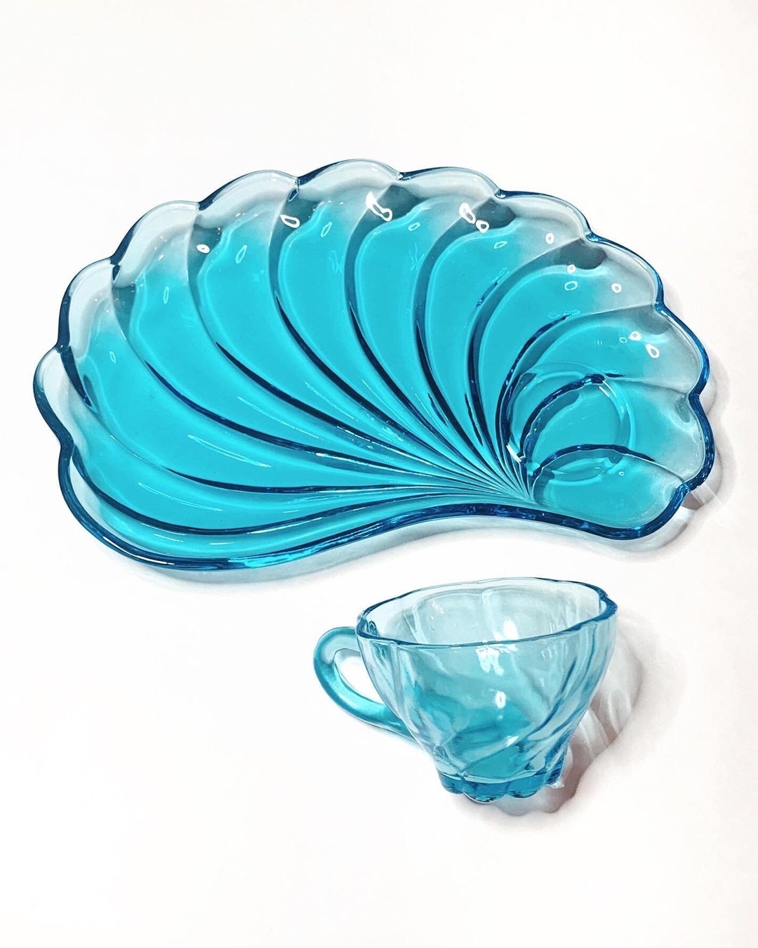 Blue 'capri' Snack Plates | Hazel Atlas | Glass Seashell | Blue Swirl ...
