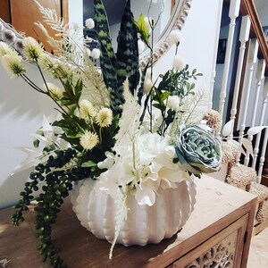 Modern Neutral Seashell Coastal Floral Arrangement With Green Plants ...