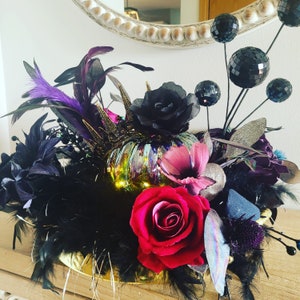 Modern Halloween Centerpiece With Lighted Pumpkin & Crown Dark Raven ...