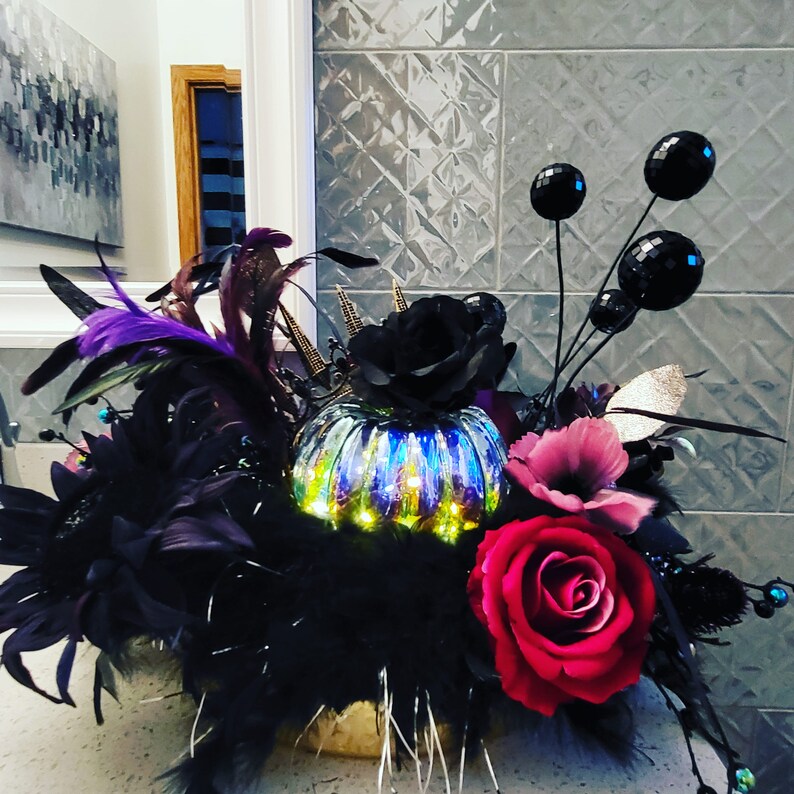 Modern Halloween Centerpiece With Lighted Pumpkin & Crown Dark Raven ...