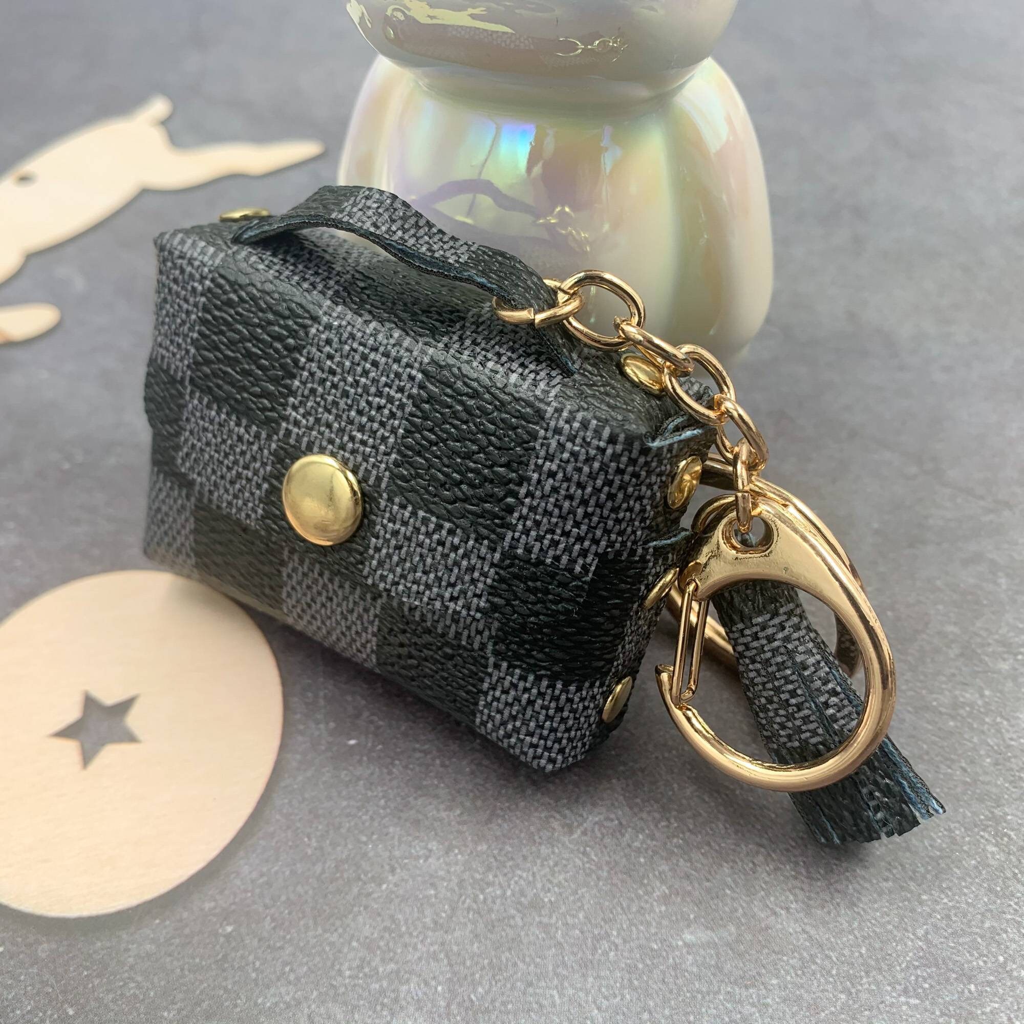 Apple Airpods Case-luxury Key Chain-key Chain-leather Key - Etsy Sweden