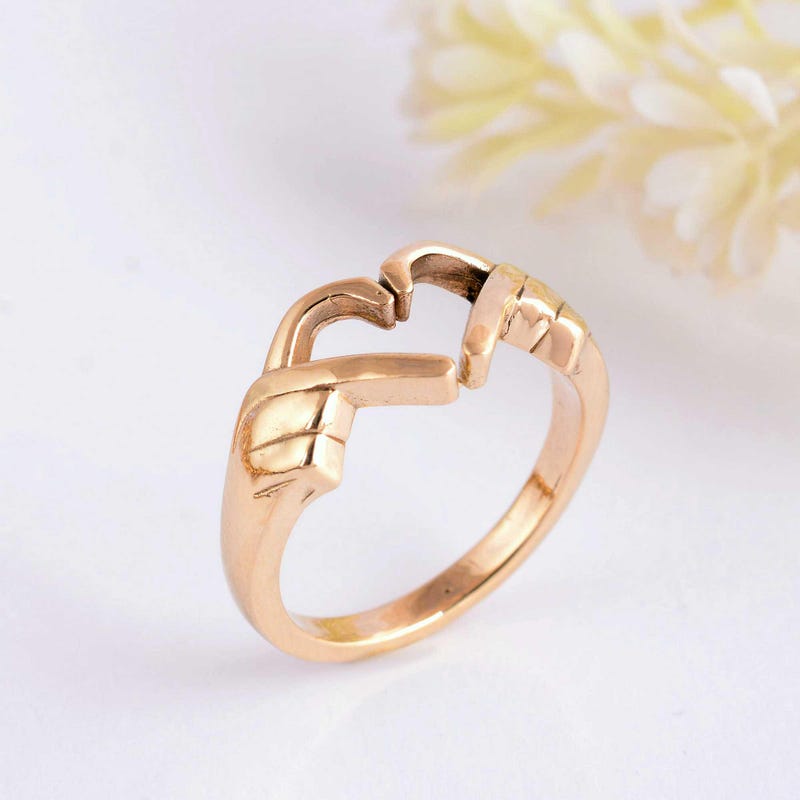 Heart Hands Ring - Etsy