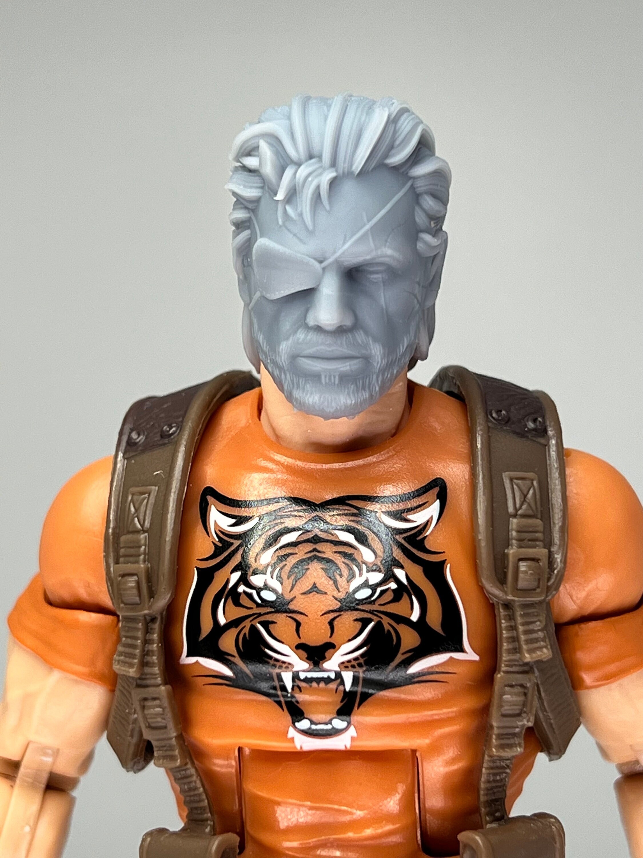 Joseph Bruce Desenmascarado