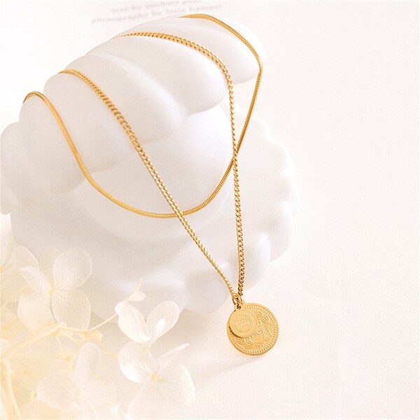 Queen Necklace - Etsy