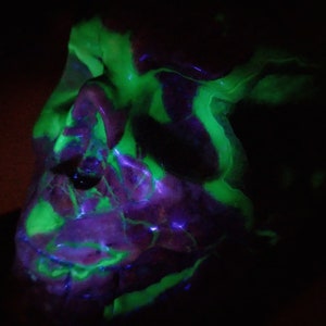 LARGE Highly UV Reactive Volcano Agate Skull Agate Skull. Volcano Agate ...