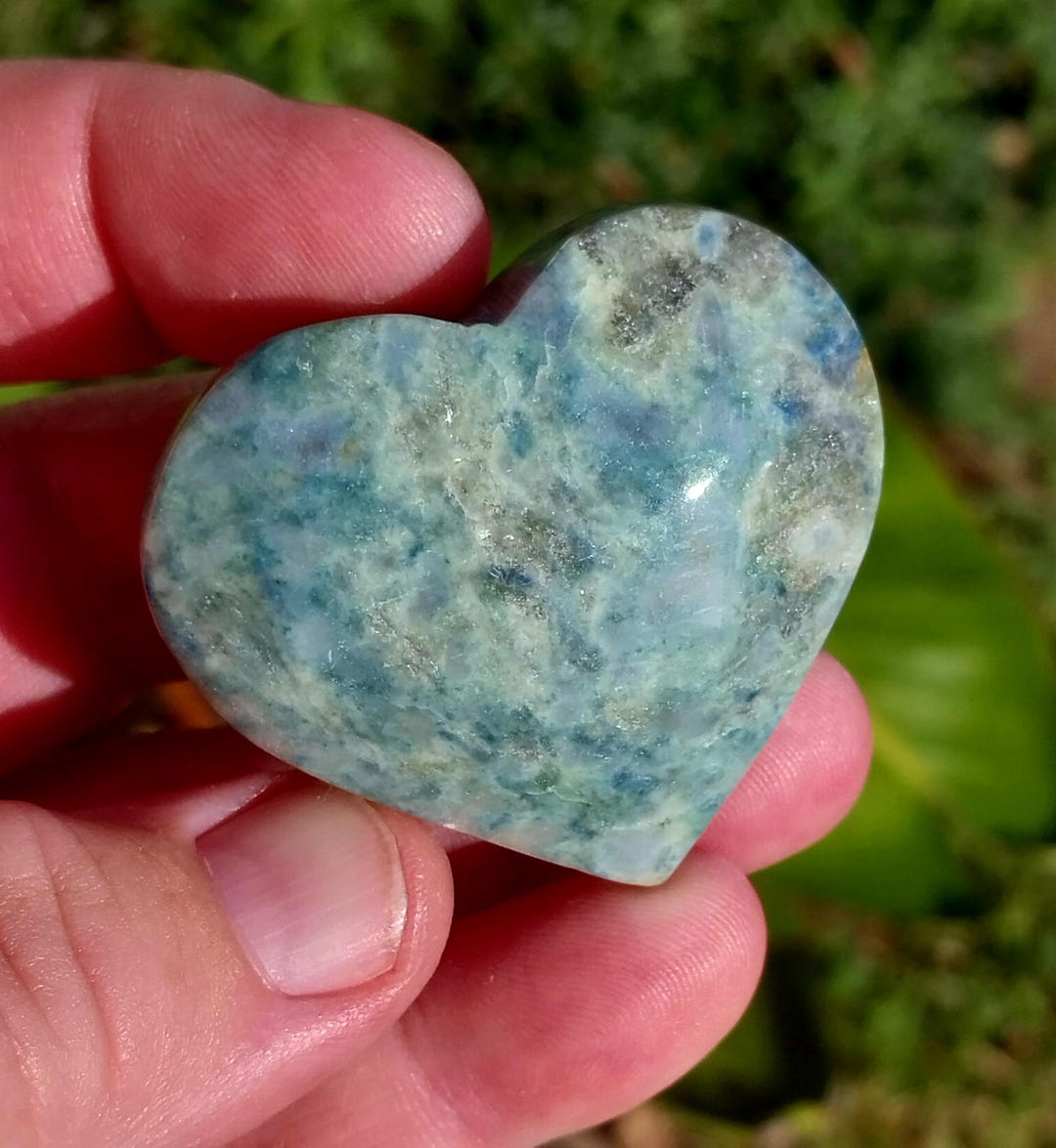 Unique UV Reactive Hackmanite Heart! Hackmanite Heart. Green Hackmanite ...