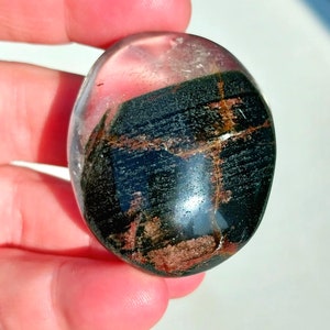 Mossy 2 Sided Green Lodolite Garden Quartz Palm Stone. Garden Lodolite ...