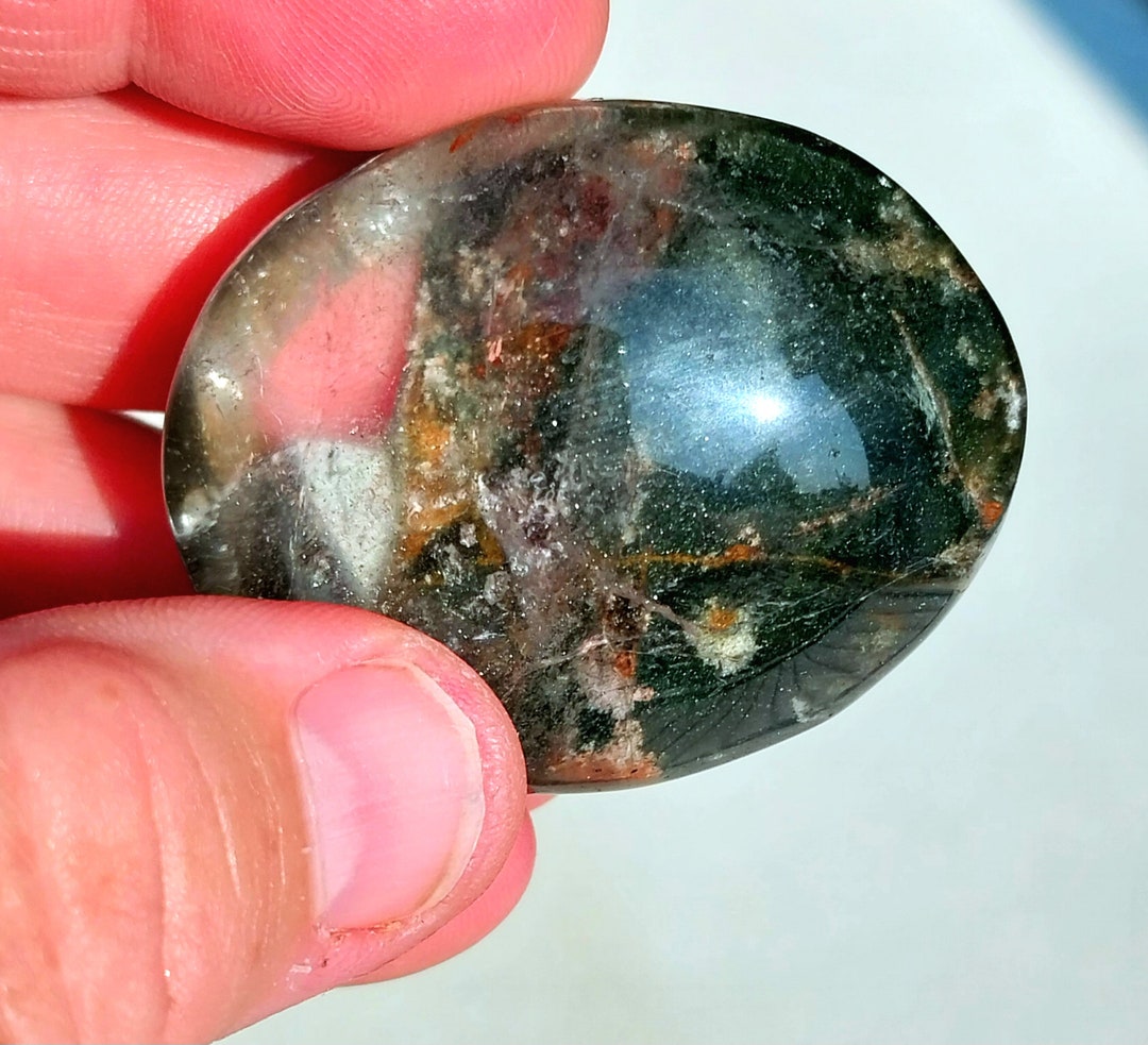 Mossy 2 Sided Green Lodolite Garden Quartz Palm Stone. Garden Lodolite ...