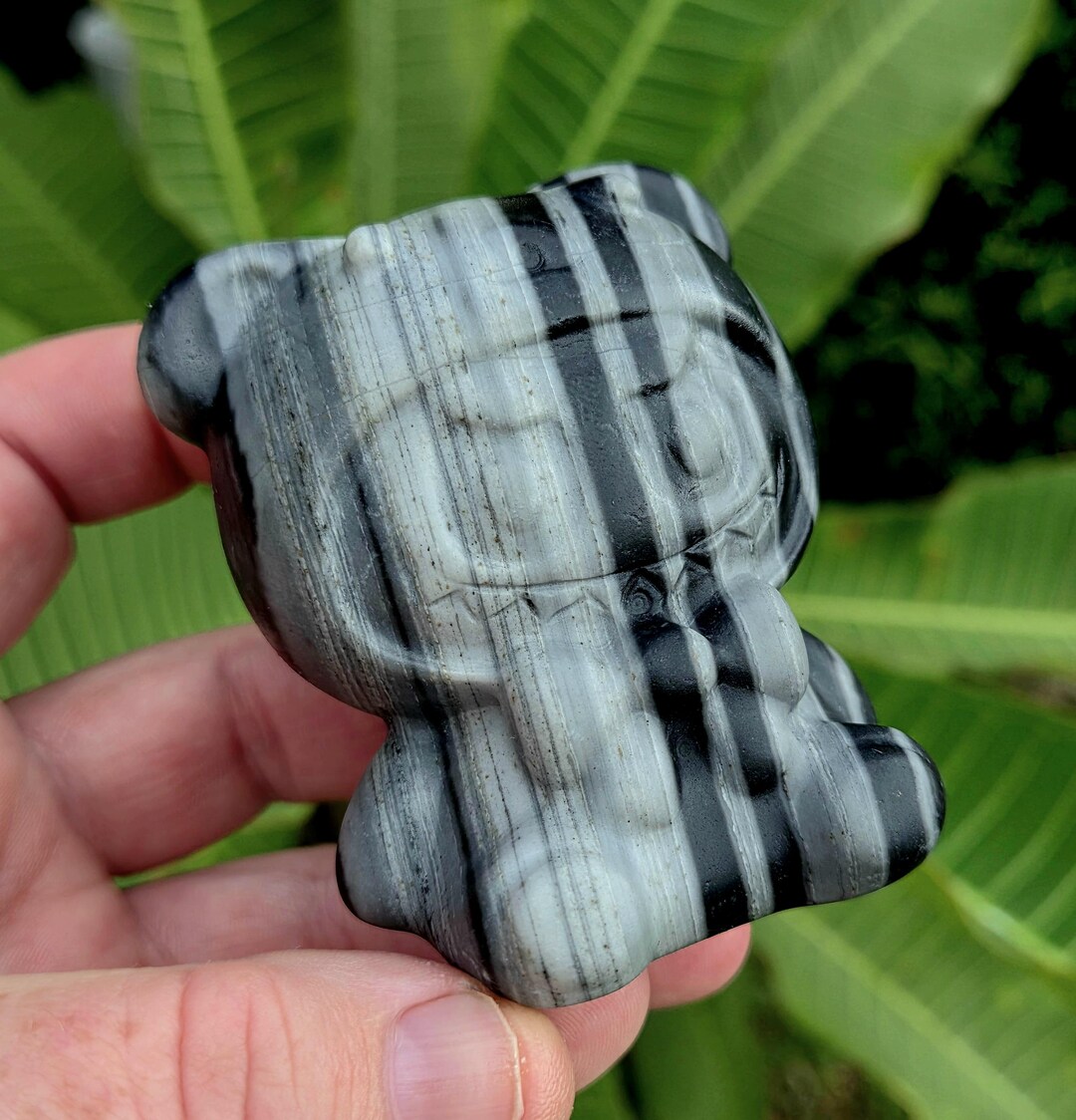 Adorable Turkey Jade Labubu Carving! Labubu Crystal. Crystal Labubu ...