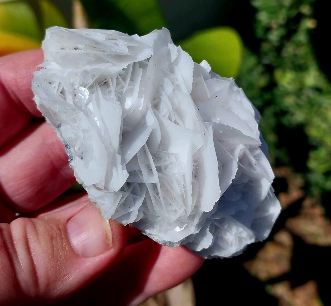 Highly UV Reactive Iridescent Rose Calcite on Maganese Matrix. Inner ...