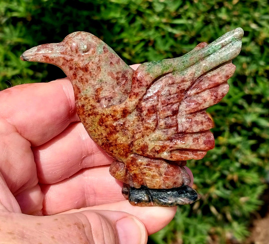 RARE Sparkling Green and Red Garnet Humming Bird. Red Garnet. Garnet ...