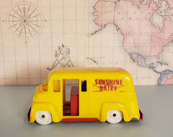 Vintage Wyandotte 1950's Hard Plastic Sunshine Dairy Delivery Milk ...