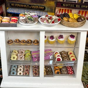 Yum Yum's Miniature White Pasty Counter Room Box Shop Scene Aztec ...