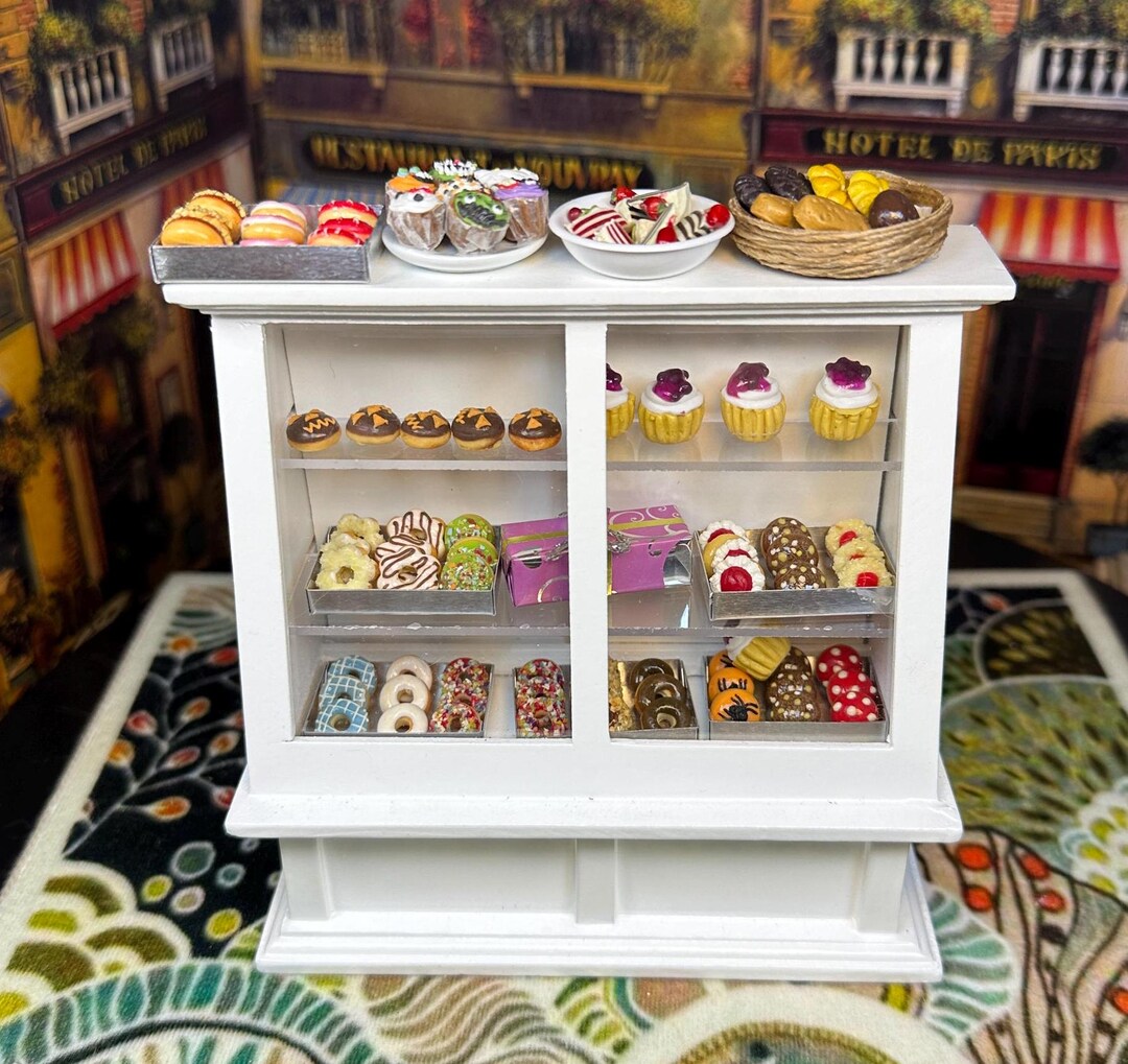 Yum Yum's Miniature White Pasty Counter Room Box Shop Scene Aztec ...